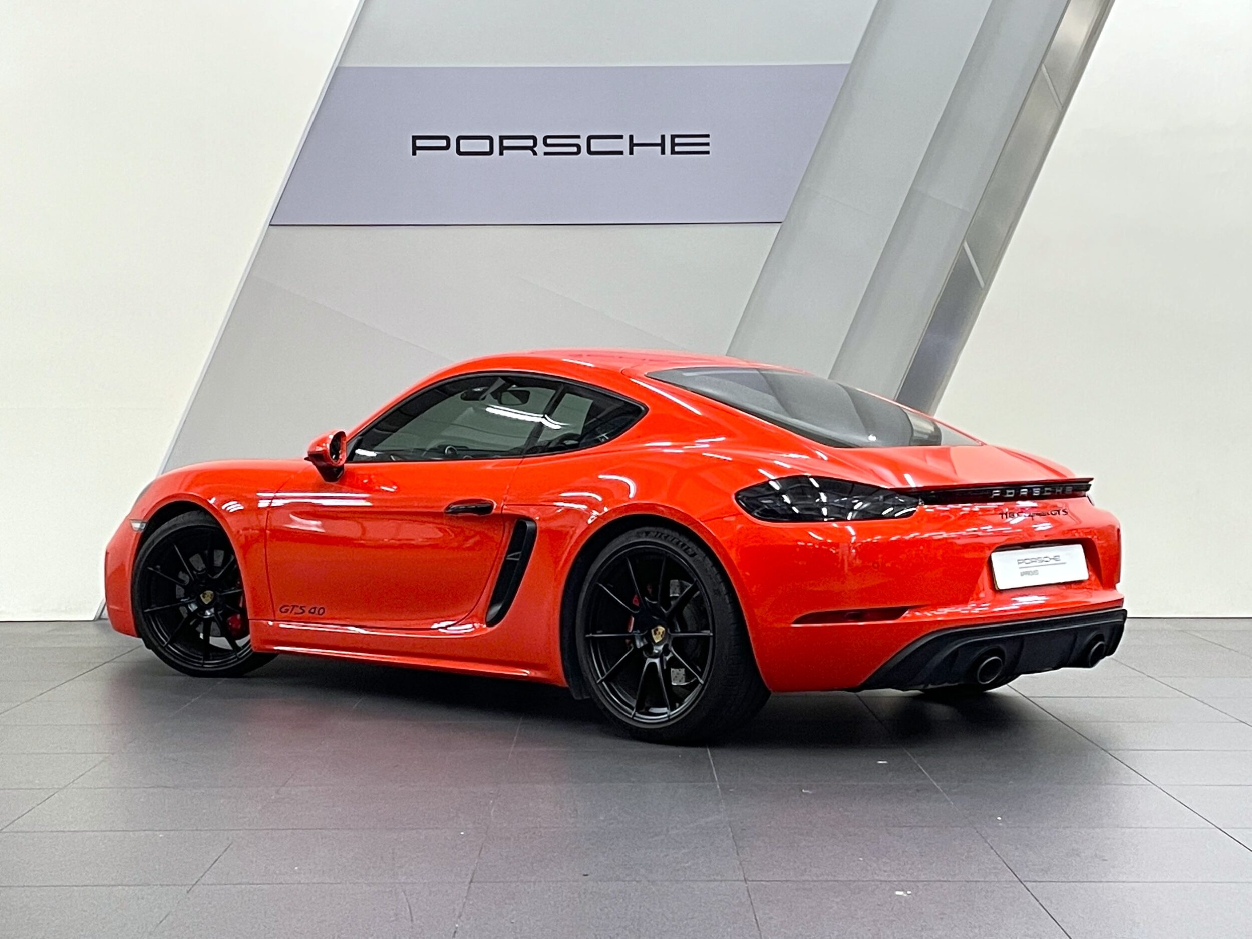 2022 718 Cayman GTS 4.0 MT Lava Orange Comm 614563 - Porsche Centre ...
